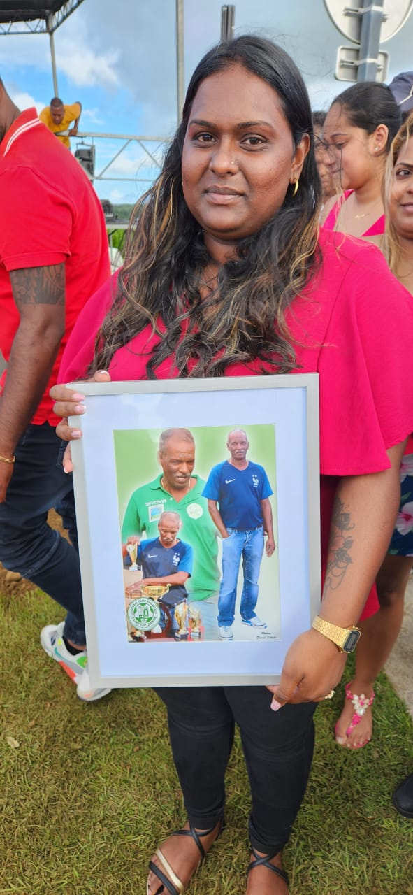 La Ville de Sainte-Suzanne et le FC Bagatelle rendent un hommage ...