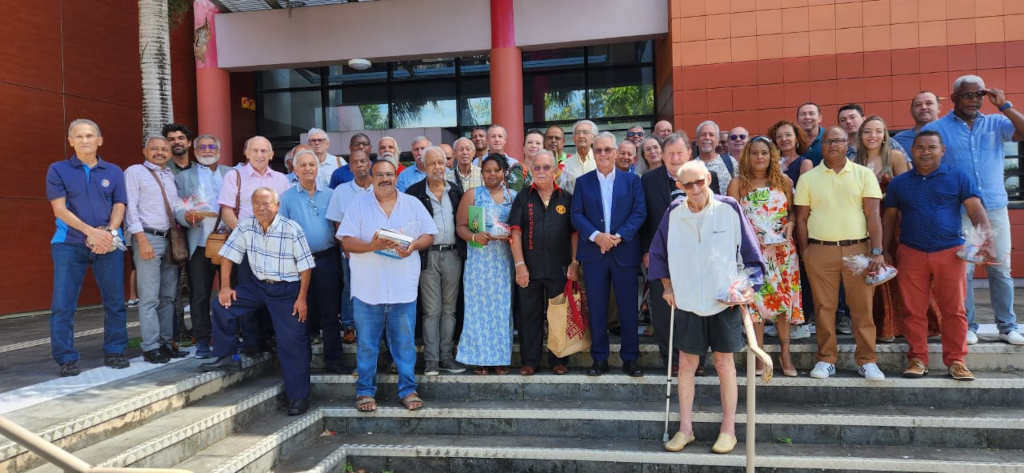 La Ville de Sainte-Suzanne et le FC Bagatelle rendent un hommage ...
