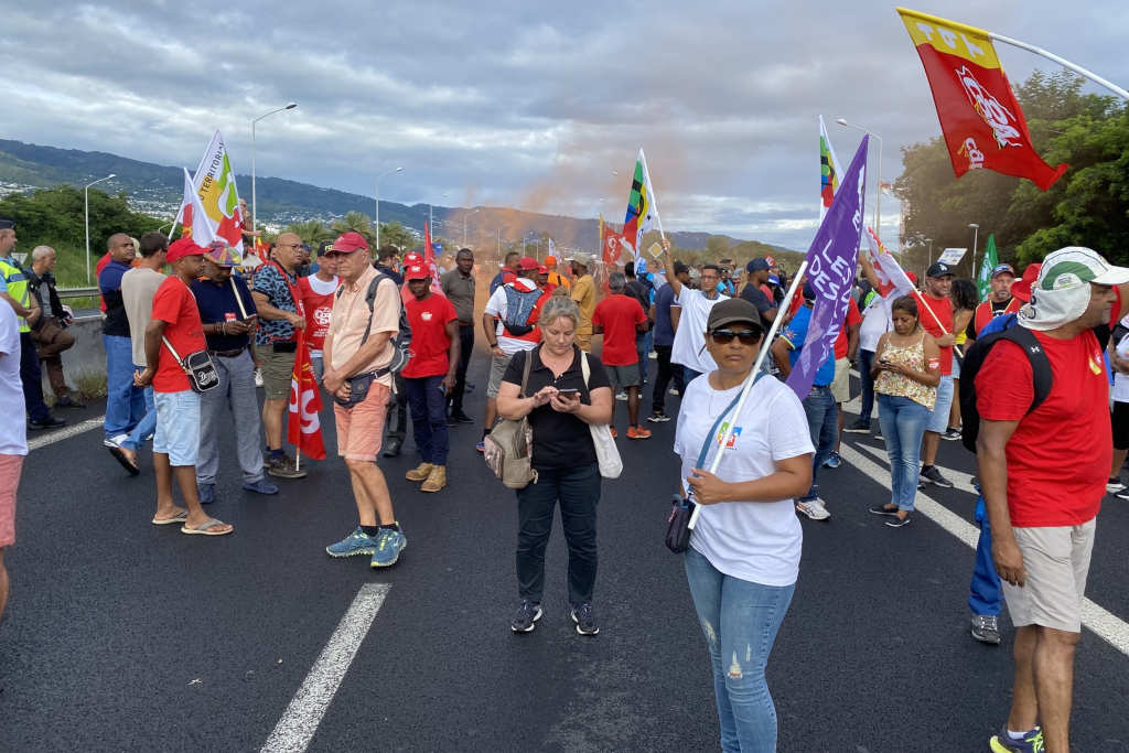 7 mars pour les retraites à La Réunion : forte mobilisation et barrages